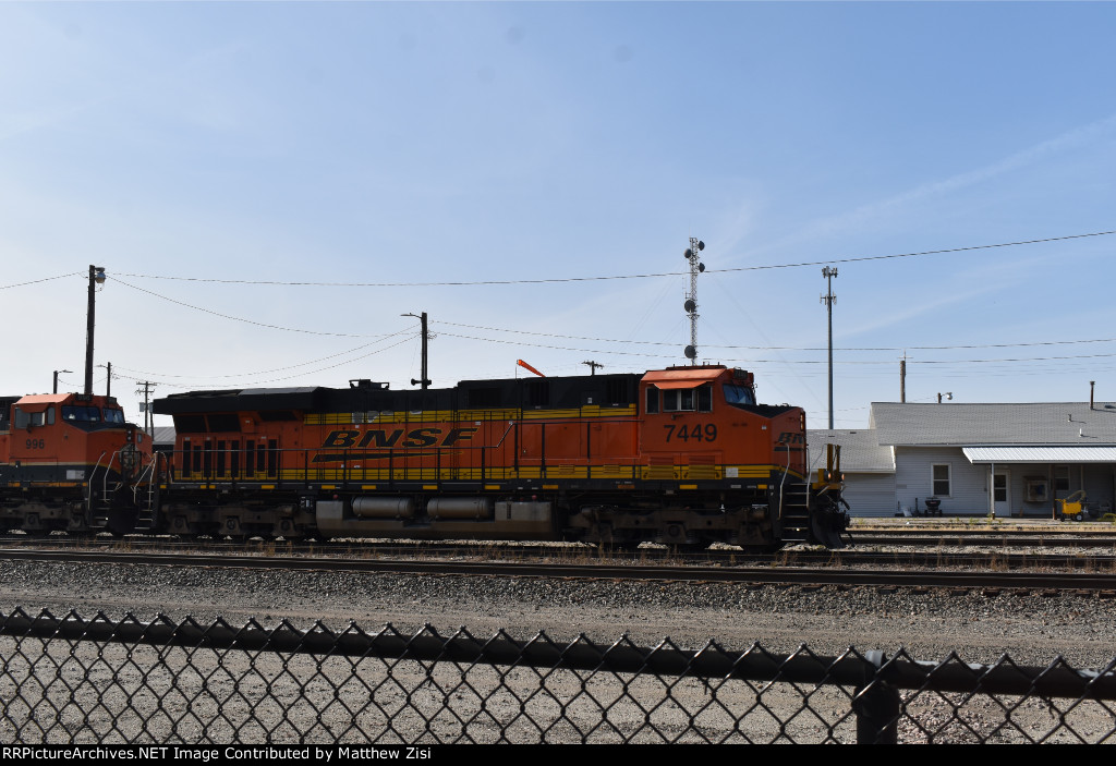 BNSF 7449